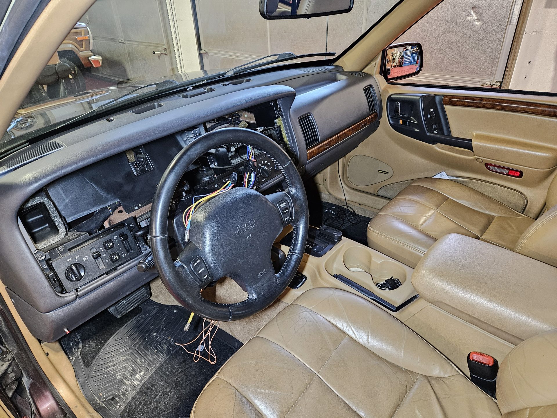 Grand Cherokee ZJ - Radio- & Multimedia Upgrade! - Calonder U.S. Car ...